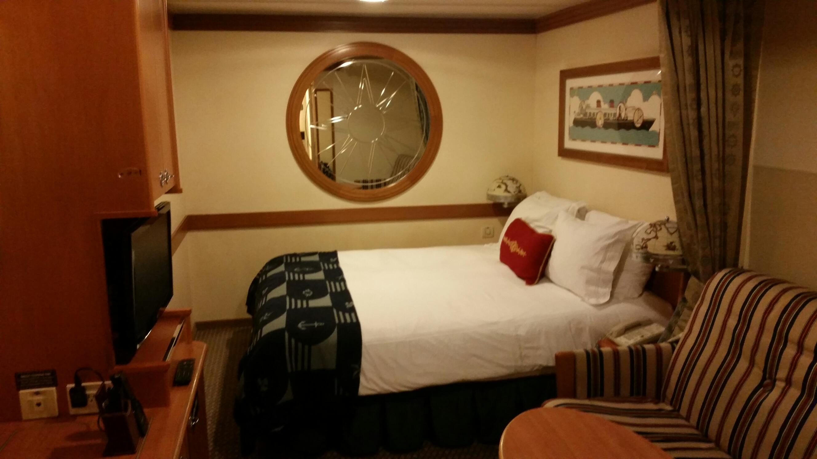 Deluxe Inside Stateroom, Cabin Category DZ, Disney Wonder