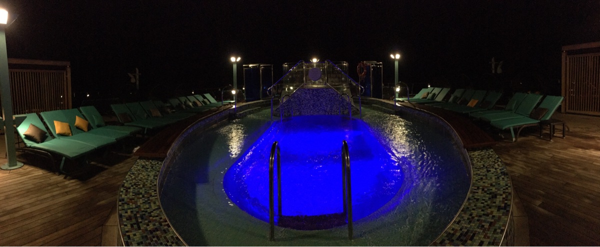 Casino onboard the Carnival Miracle - Cruiseline.com