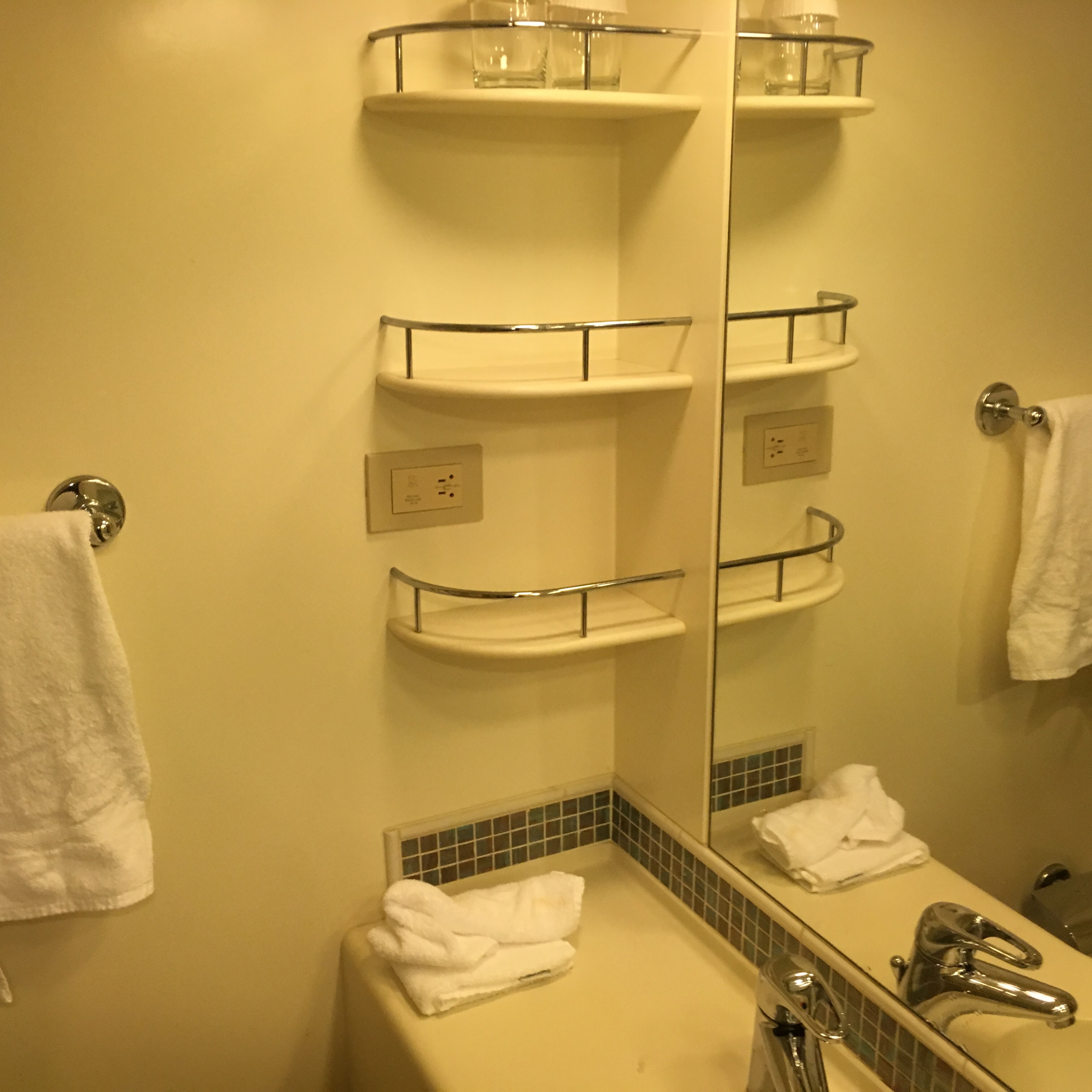 Oceanview Stateroom, Cabin Category OE, Emerald Princess