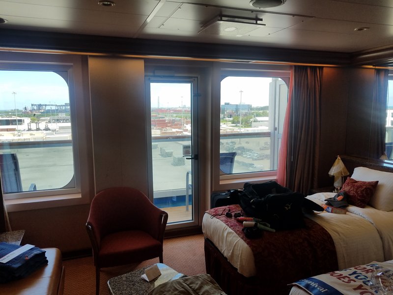 Suite 7327 on Carnival Splendor, Category U3