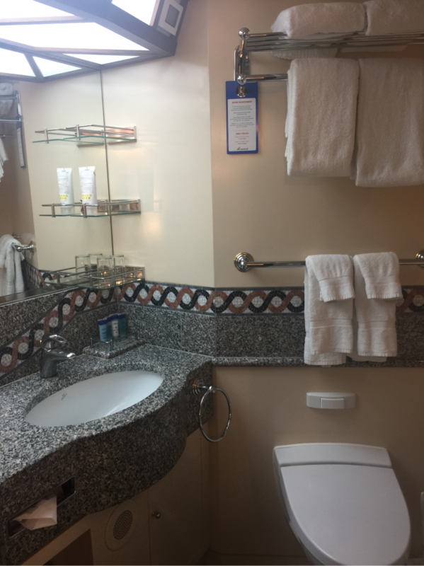 Suite 7271 on Carnival Splendor, Category U3