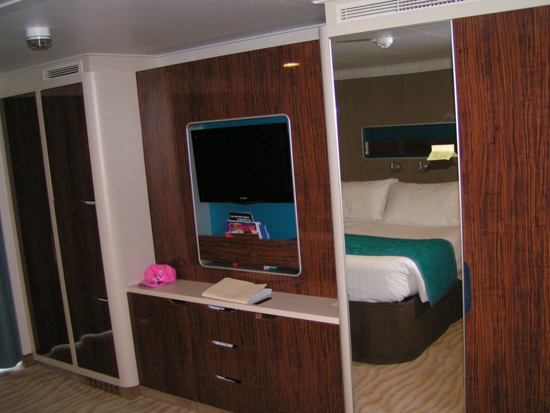 Aft-Facing Balcony Stateroom, Cabin Category BV, Norwegian Getaway