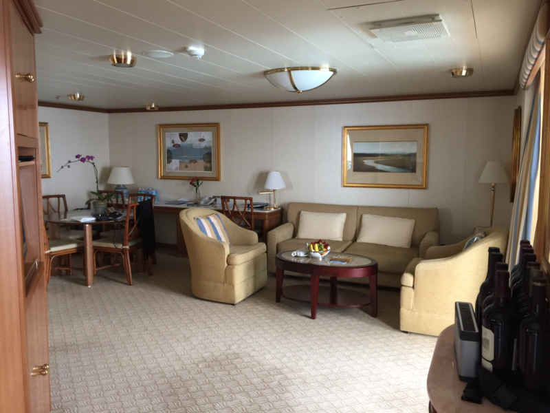 Suite A753 on Ruby Princess, Category V6