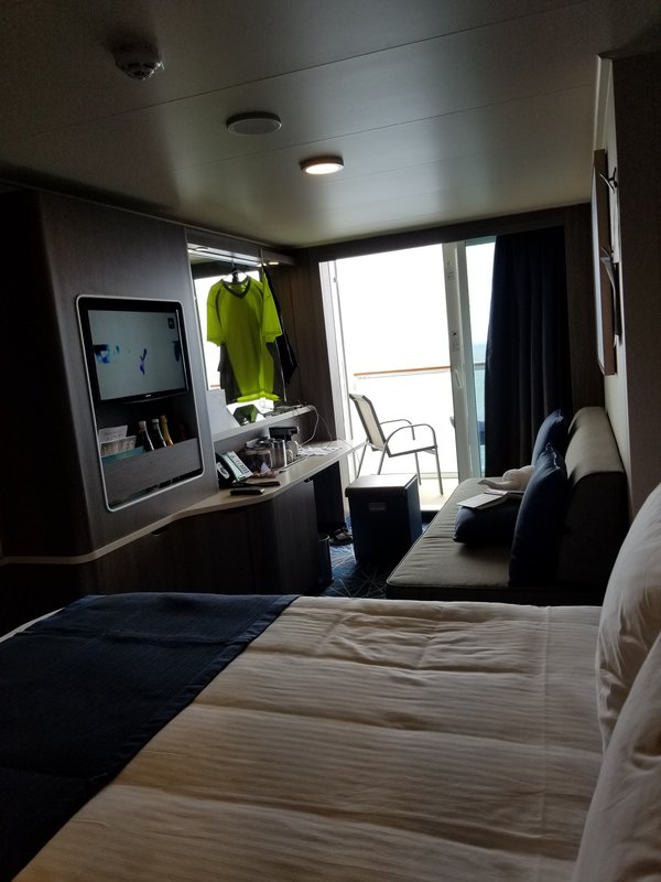Mid-Ship Mini-Suite with Balcony, Cabin Category MA, Norwegian Bliss