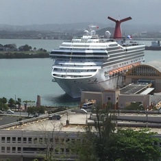 Carnival Valor Cruise Ship - Reviews and Photos - Cruiseline.com