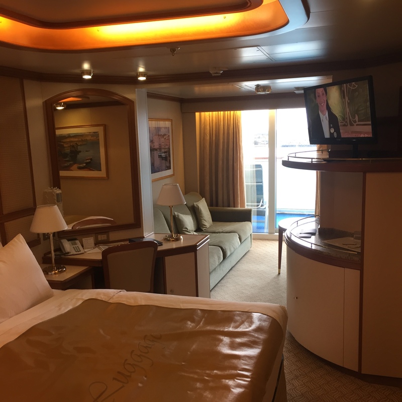 Suite D728 on Emerald Princess, Category MD