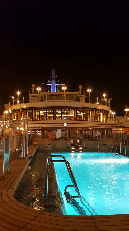 Queen Elizabeth Features and Amenities