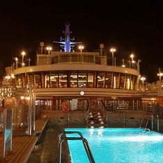 Queen Elizabeth Features and Amenities - Cruiseline.com