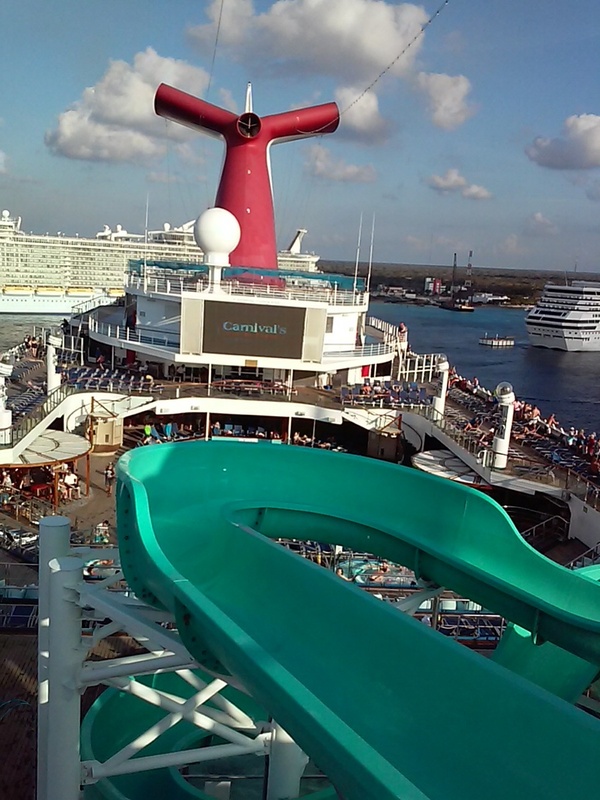 Carnival Conquest - Reviews and Photos