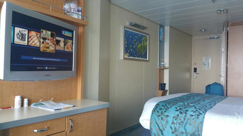 Balcony Cabin 8208 on Oasis of the Seas, Category D2