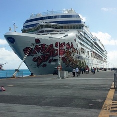 Norwegian Gem Cruise Ship - Reviews and Photos - Cruiseline.com