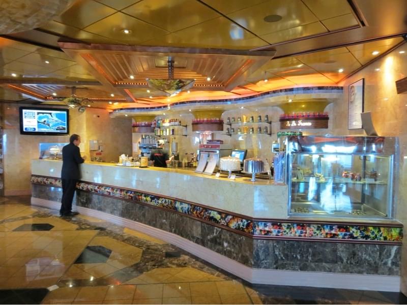 Carnival Paradise - Reviews and Photos