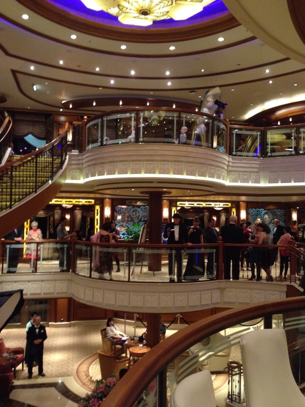 Queen Elizabeth Features and Amenities